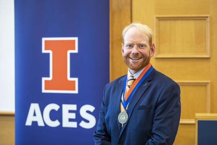 Paulson honored as Gardner Hinderliter Endowed Professor in Farm Management | College of ...